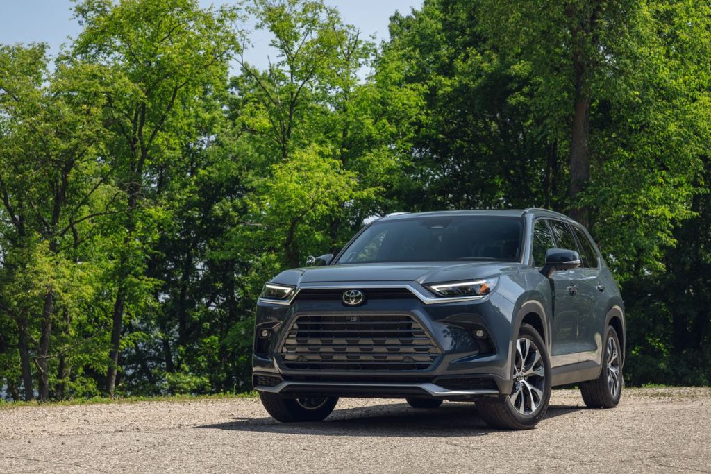 2024 Toyota Grand Highlander: More Room and Hybrid MAX Powertrain - DAX ...