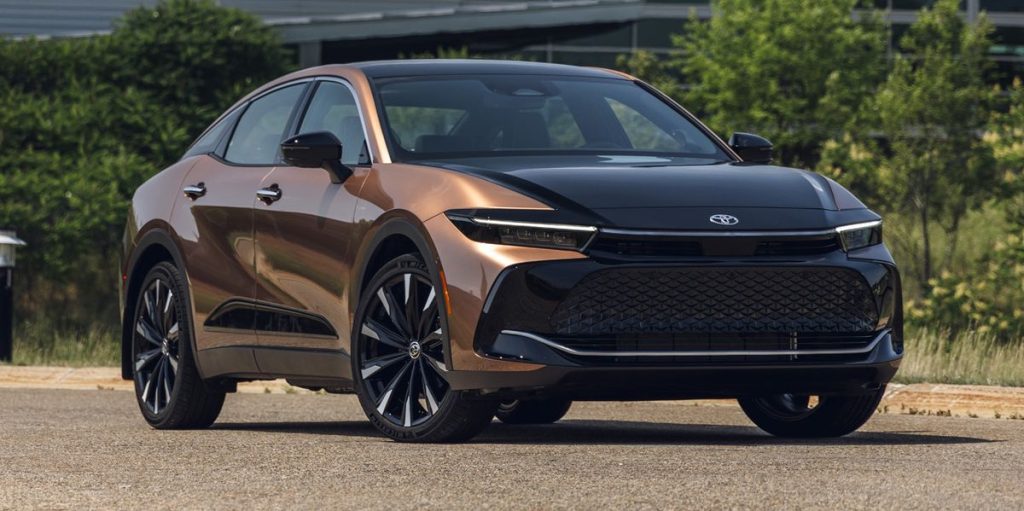 2023 Toyota Crown: A Resurgent Legacy and a Glimpse into an Upcoming ...