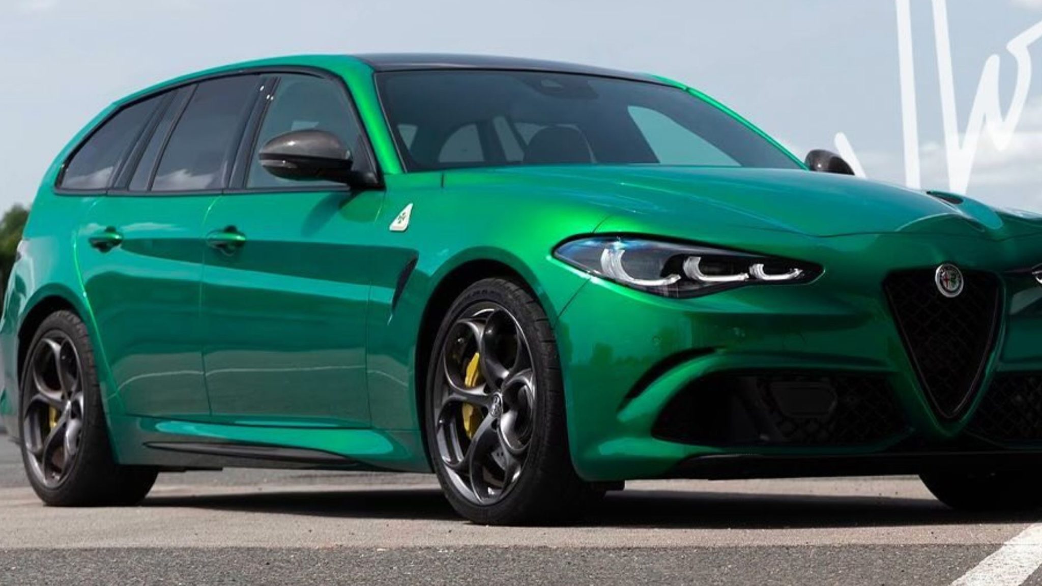 Chrysler's Future: Pacifica Minivan & Halcyon Concept - DAX Street