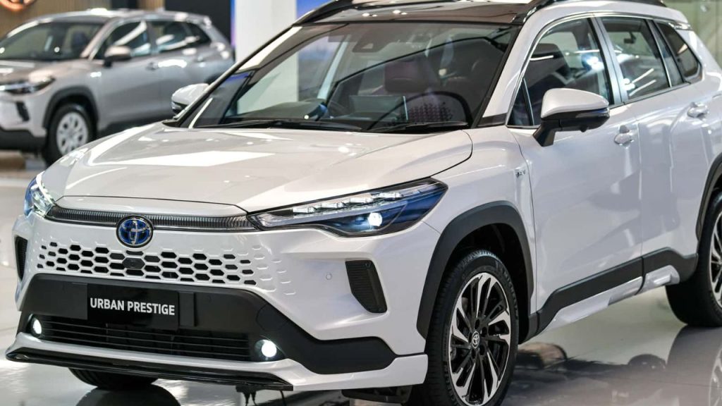 Toyota Reveals Refreshed Corolla Cross: What to Expect for the American ...