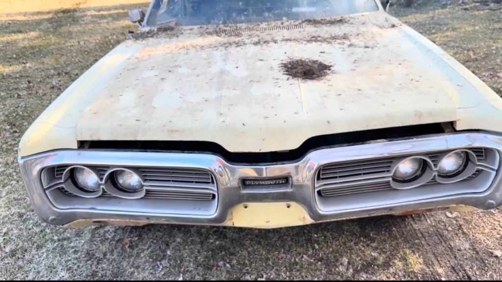 Reviving a Classic: How a Mechanic Brought a 1972 Plymouth Fury 440 ...