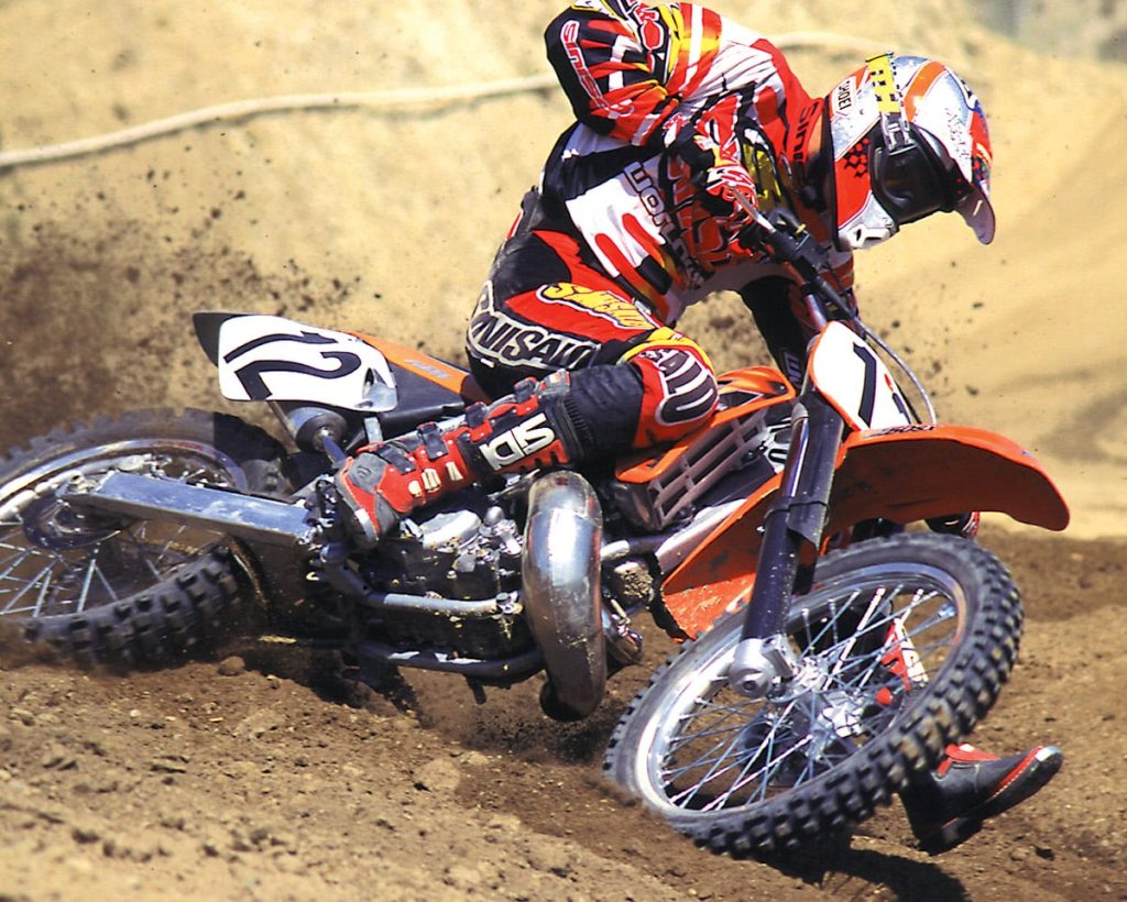 1998 Motocross Showdown: Yamaha YZ400F Victory Against Open-Class ...