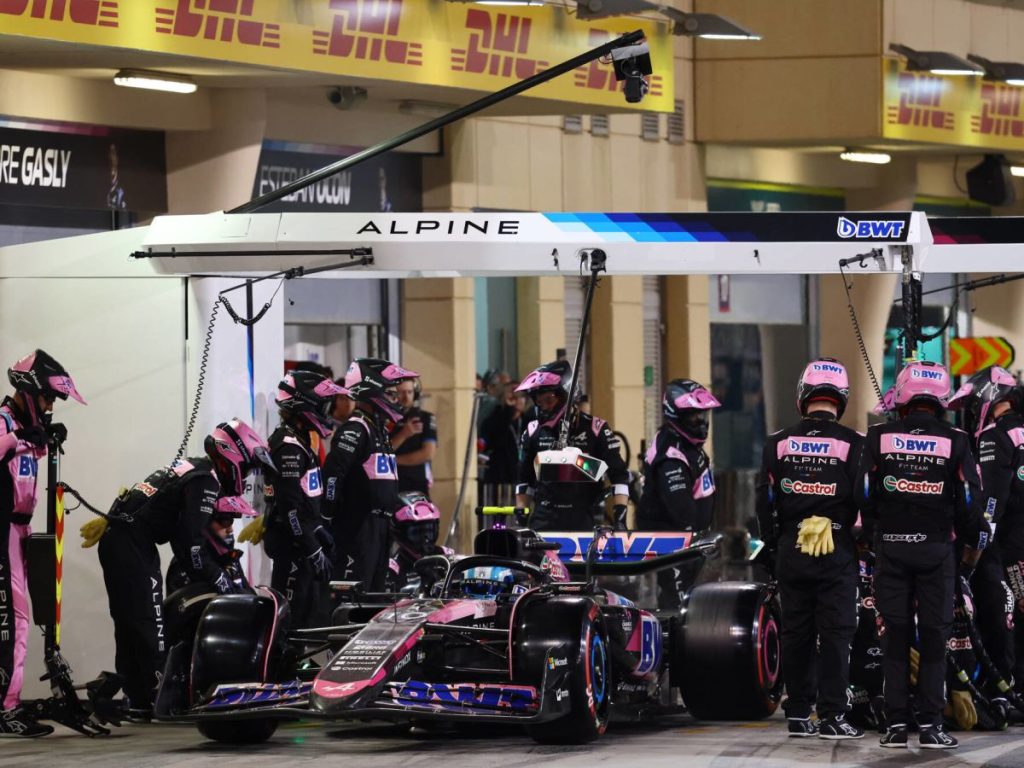 Alpine F1 Team Restructures Tech Setup After Key Staff Departures - DAX ...