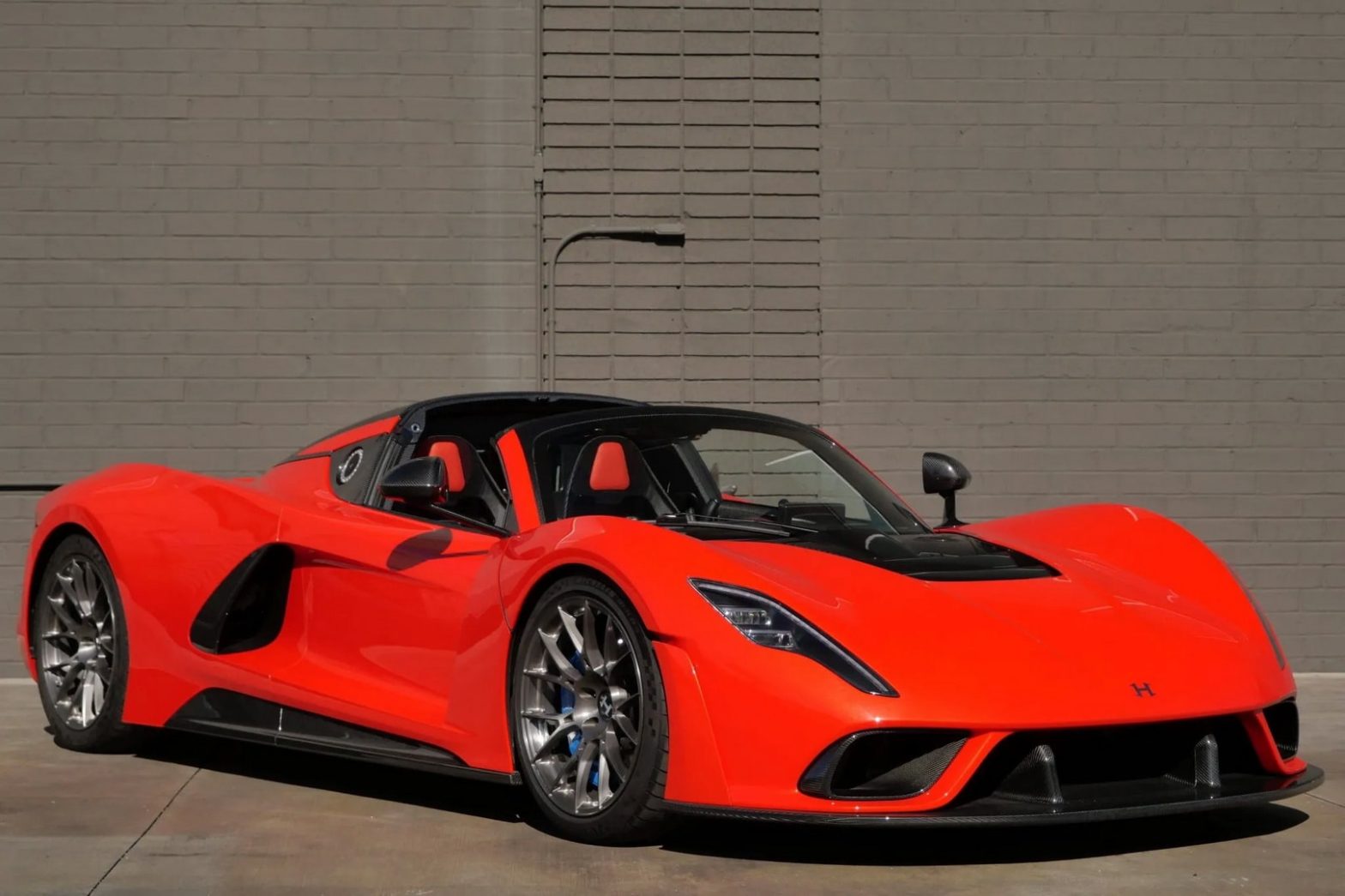 Exclusive Hypercar Auction: Hennessey Venom F5 Roadster Unveiled - DAX ...