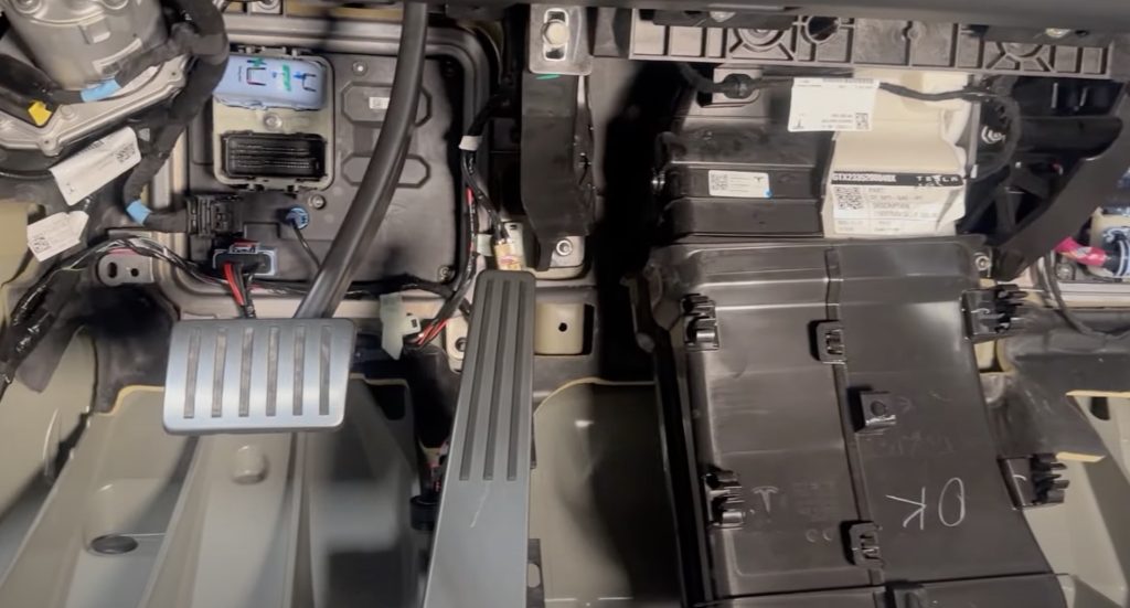 Exploring the Tesla Cybertruck: Disassembly Reveals Innovative ...