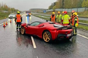Ferrari SF90 Stradale Crash: Record Compensation Saga Unfolds - DAX Street
