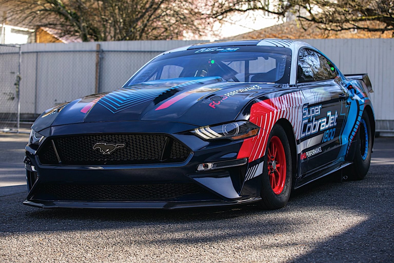 Ford's Mustang Super Cobra Jet 1800 Sets New Electric Drag Racing ...