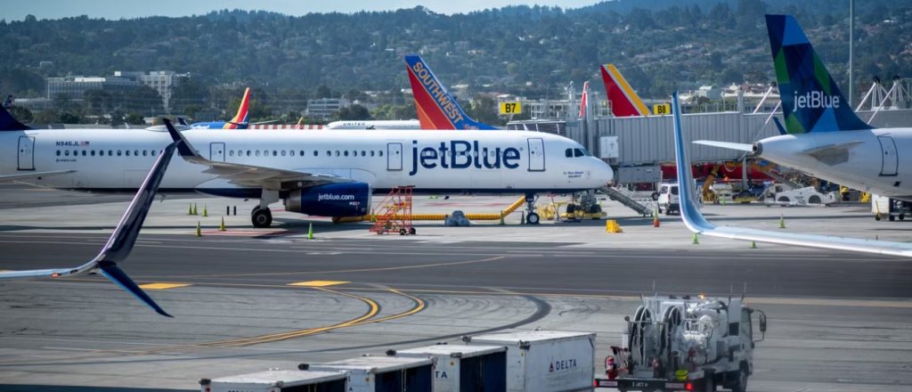 JetBlue Unveils JFK Terminal 5 Skywalk: Enhancing Travel Experience ...