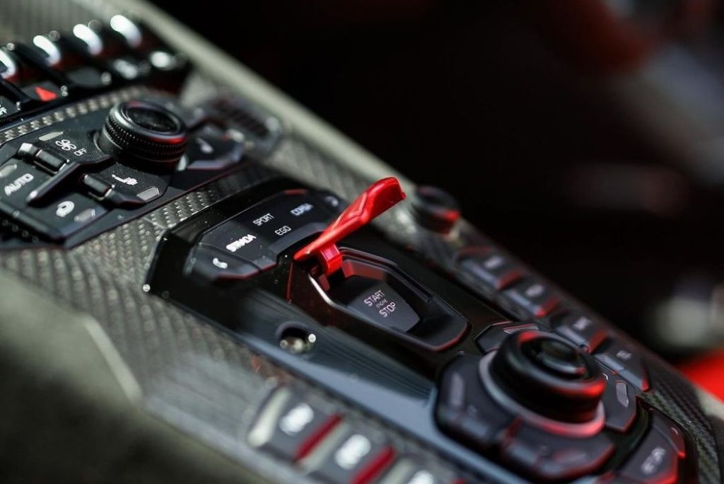 Lamborghini Revuelto: Powerhouse Evolution & Modified Aventador - DAX ...