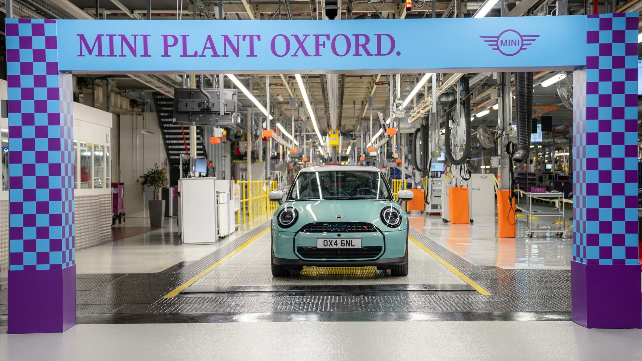 MINI 2025 Cooper Production Begins: Classic Style with Modern ...