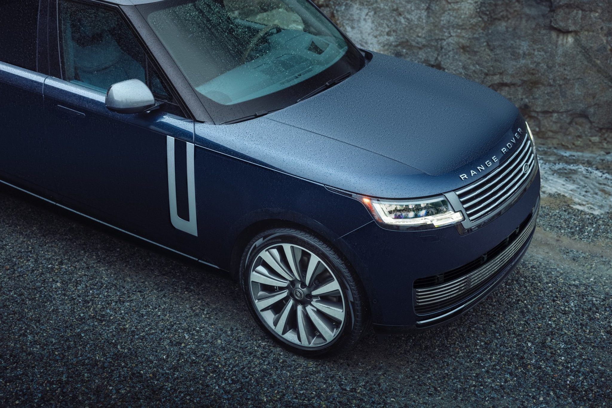 Range Rover Evolution: From Iconic SUV to Pickup Concept - DAX Street