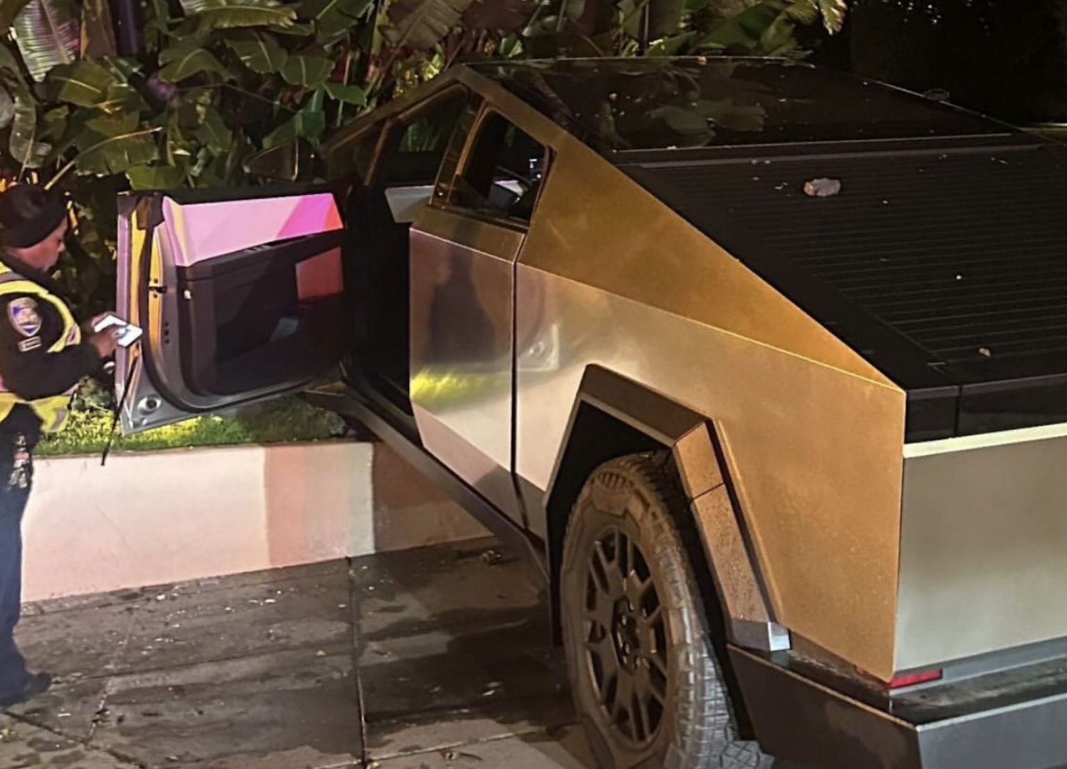 Tesla Cybertruck Incident: Crash Details and Rumors - DAX Street