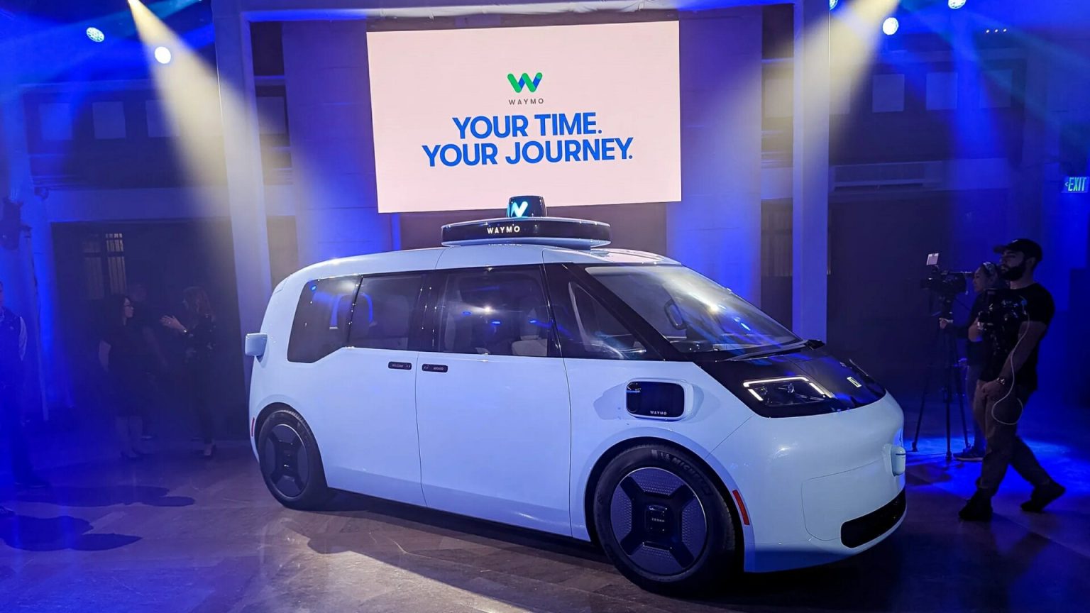 Waymo Launches Free Driverless Robotaxi Rides in Los Angeles ...