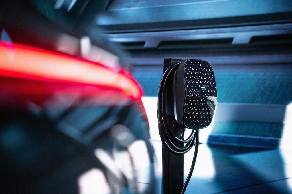 Mercedes-Benz Introduces Flexible New Wallbox Solution for American ...