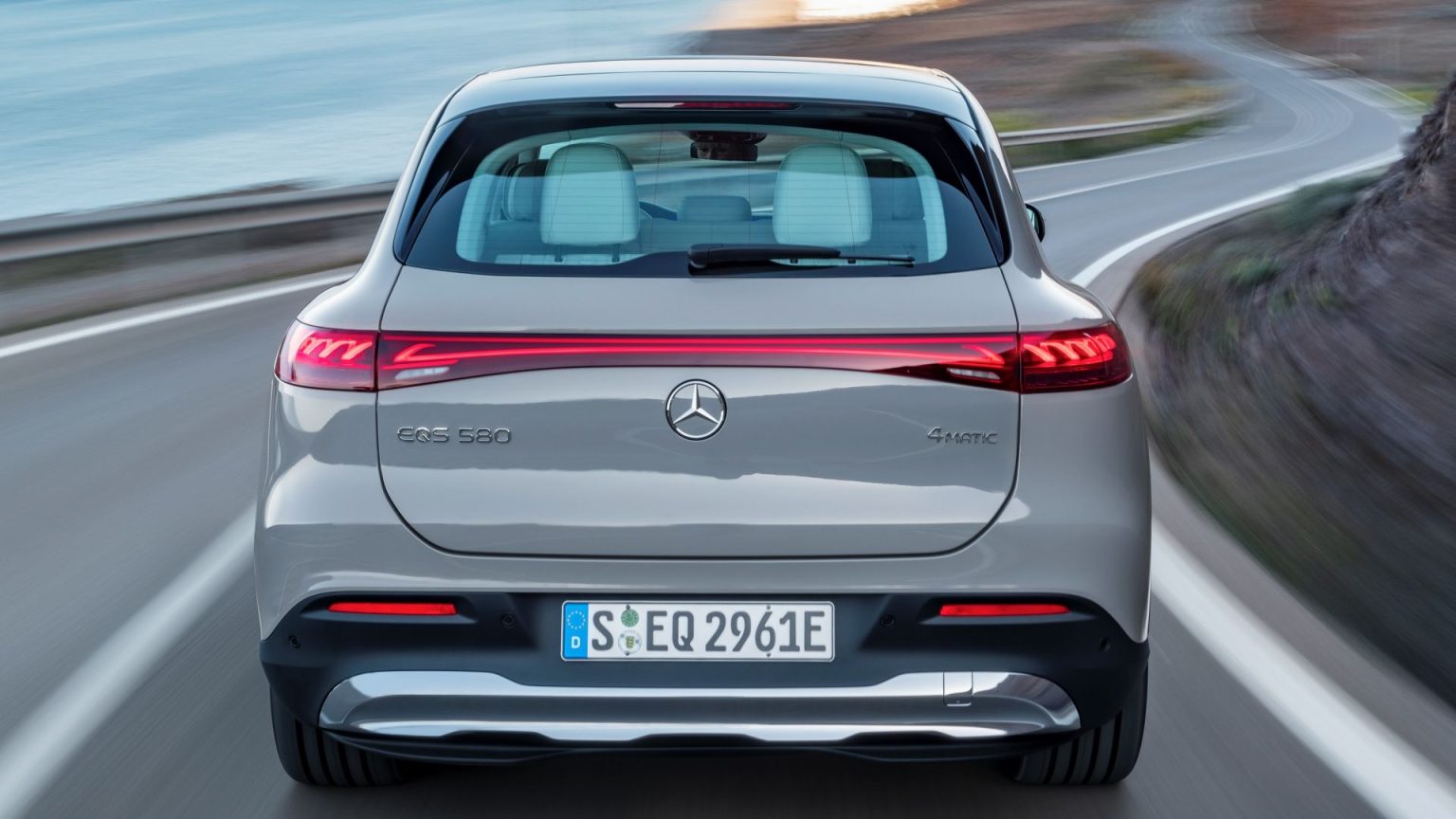 The 2024 Mercedes-Benz EQS SUV: A Comprehensive Review - DAX Street