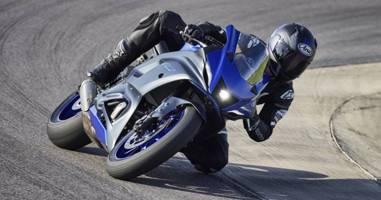 The 2024 Yamaha YZF-R7: A Masterpiece in Middleweight Sport Bikes - DAX ...