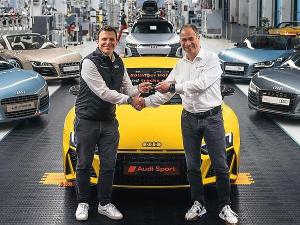 The Final Audi R8 Sports Car Rolls off the Assembly Line, Going To ...