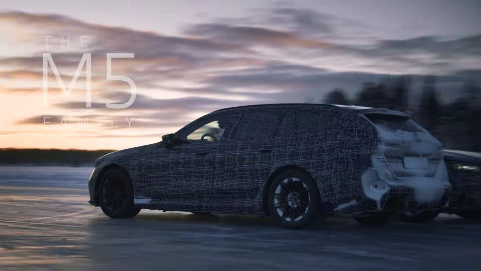 2025 BMW M5: Plug-In Hybrid Powerhouse with Revolutionary Features ...