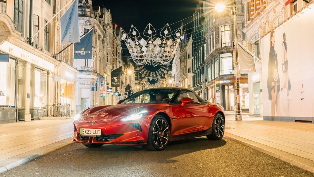 MG Cyberster: Electrifying Roadster vs Porsche 718 Boxster - DAX Street