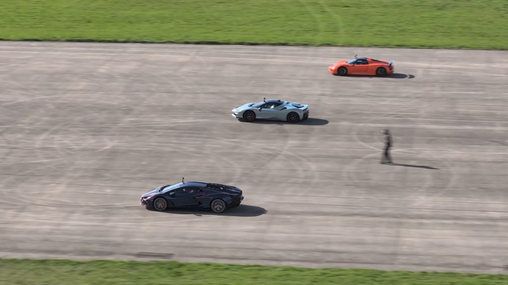 Supercar Showdown: Lamborghini Revuelto vs. Ferrari SF90 Stradale - DAX ...