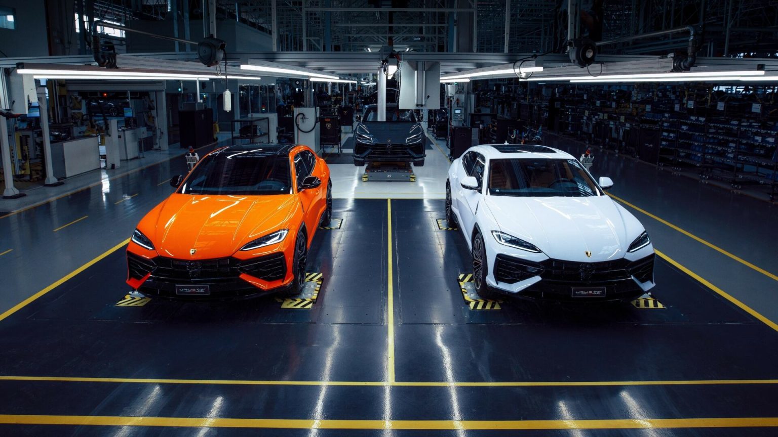 Introducing The Lamborghini Urus SE, The Pioneering Plug-in Hybrid ...