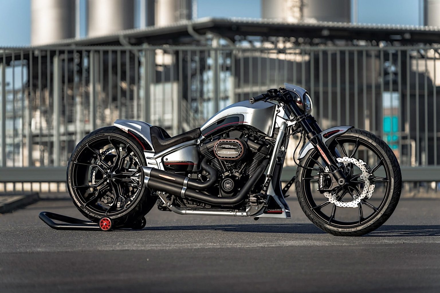 Thunderbike's Breakout Transformation: GP-Monza Custom Bike - DAX Street