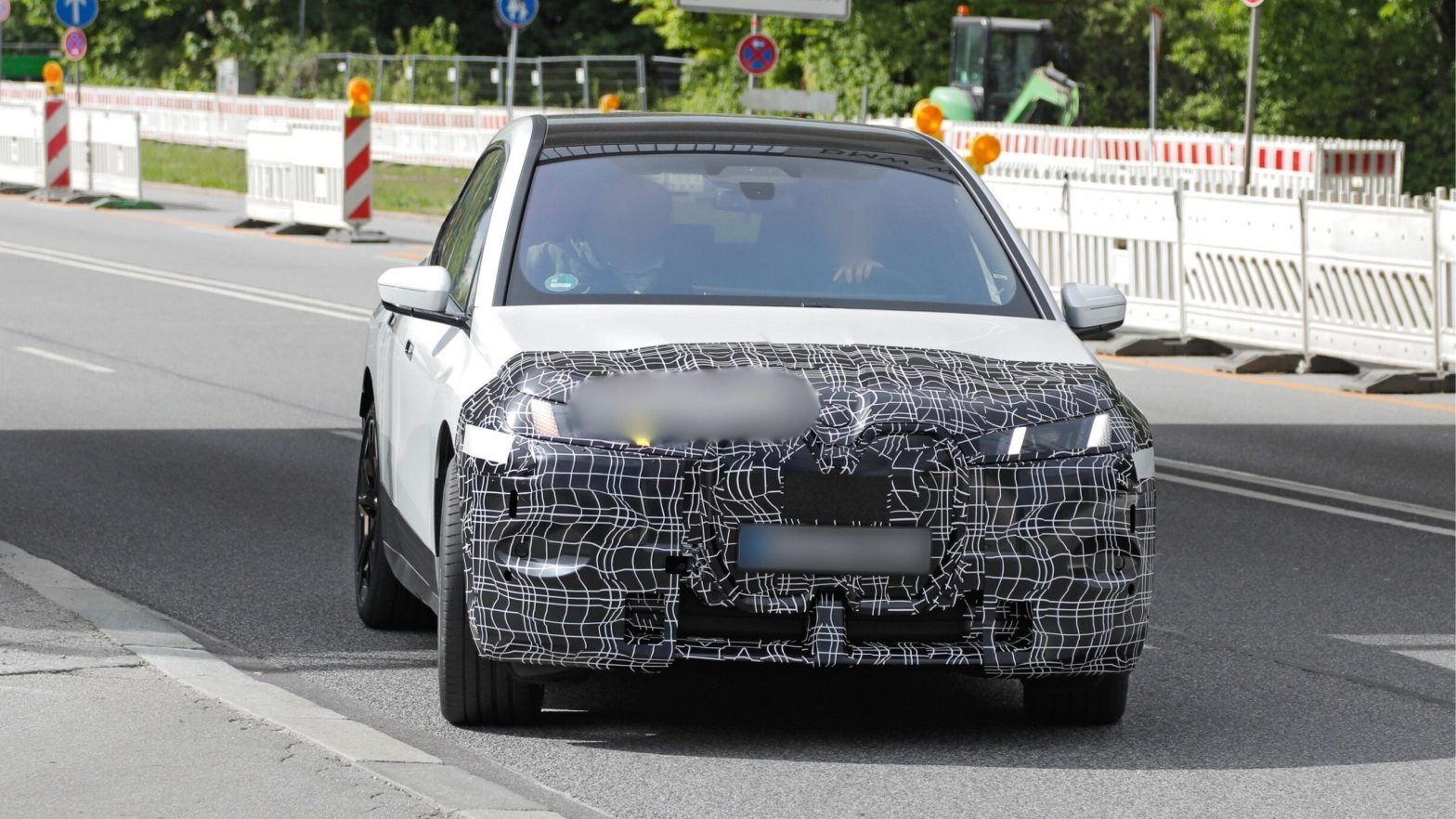 2026 BMW iX Facelift: Refreshed Design and Enhanced Performance - DAX ...