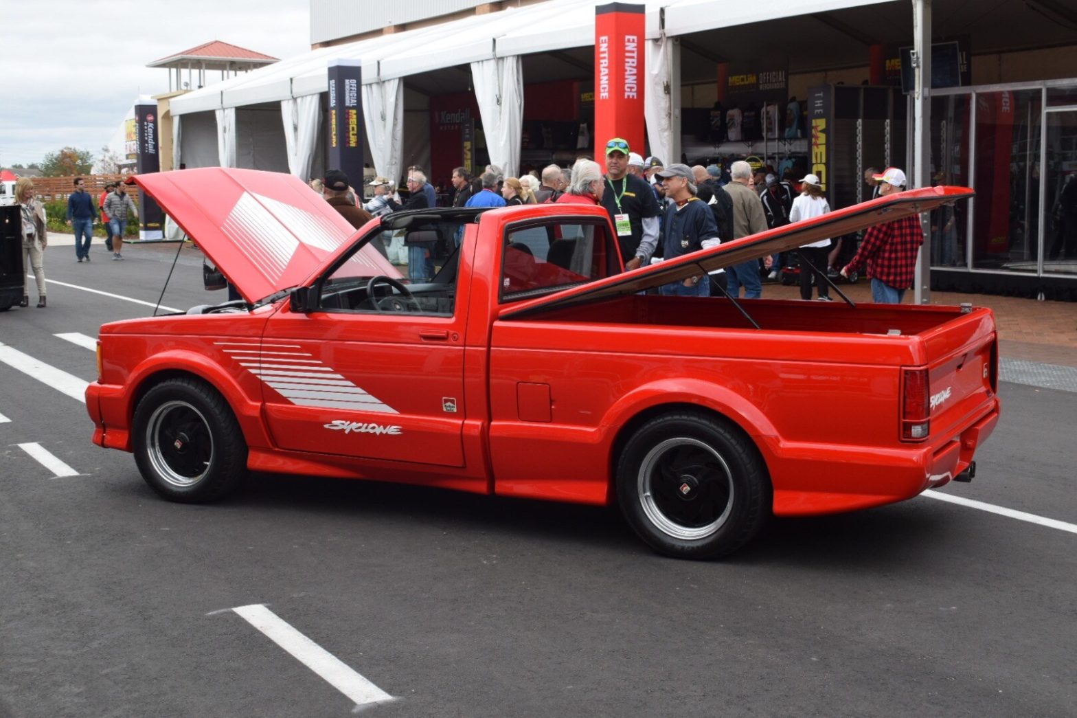 GMC Canyon AT4X Revamped into a Modern-Day Marlboro Syclone by CGI ...