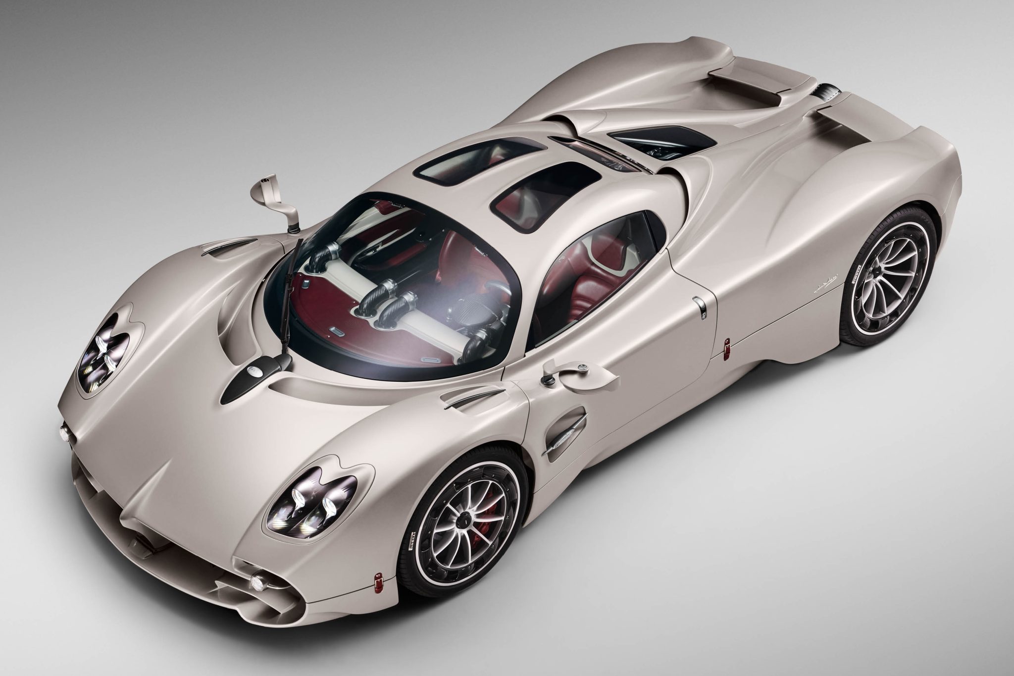 Hypercar Maverick Kris Singh's Pagani Utopia: Moon Dust to Custom Paint ...