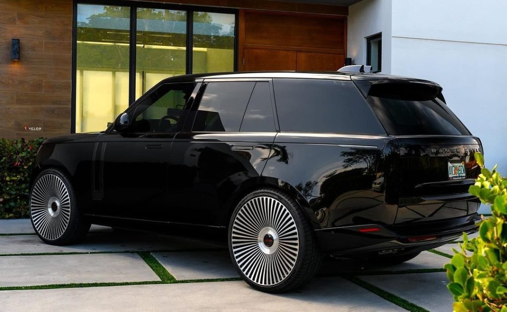 Evolution of Range Rover: Iconic Luxury SUVs Through Generations - DAX ...