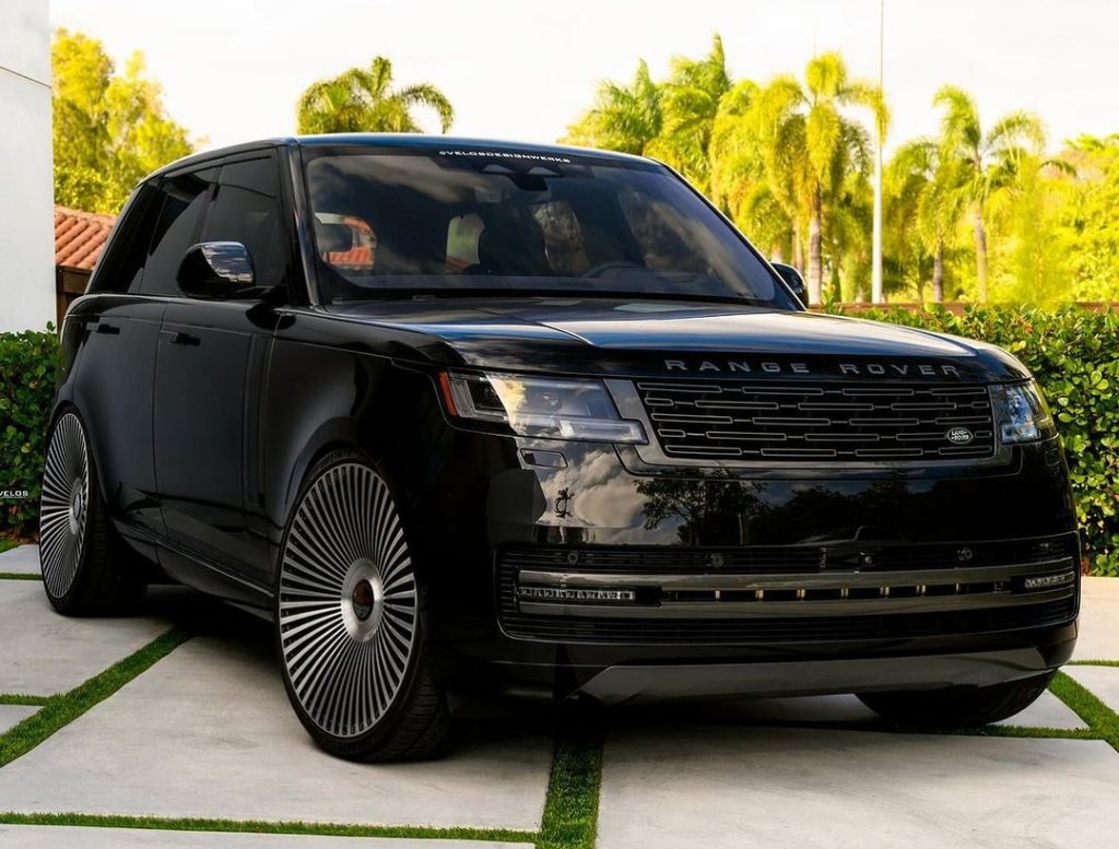 Evolution of Range Rover: Iconic Luxury SUVs Through Generations - DAX ...