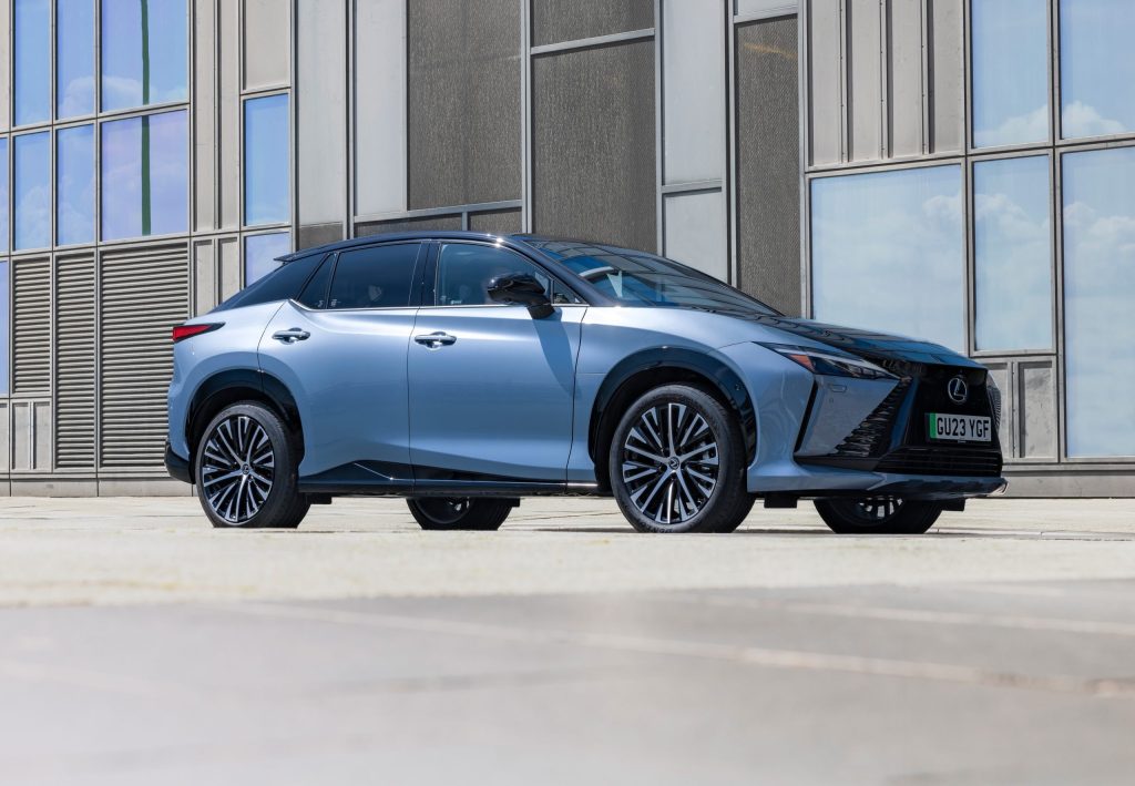 Lexus RZ 300e: Electric Crossover Range Expansion - DAX Street