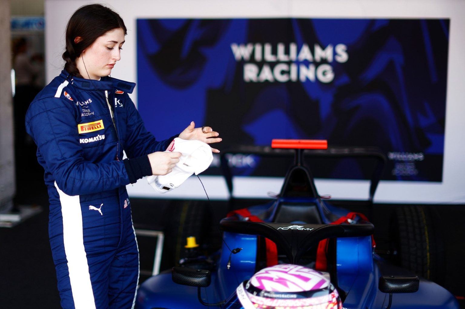 Lia Block on Her Debut Year in F1 Academy, Social Media Pressures, and ...
