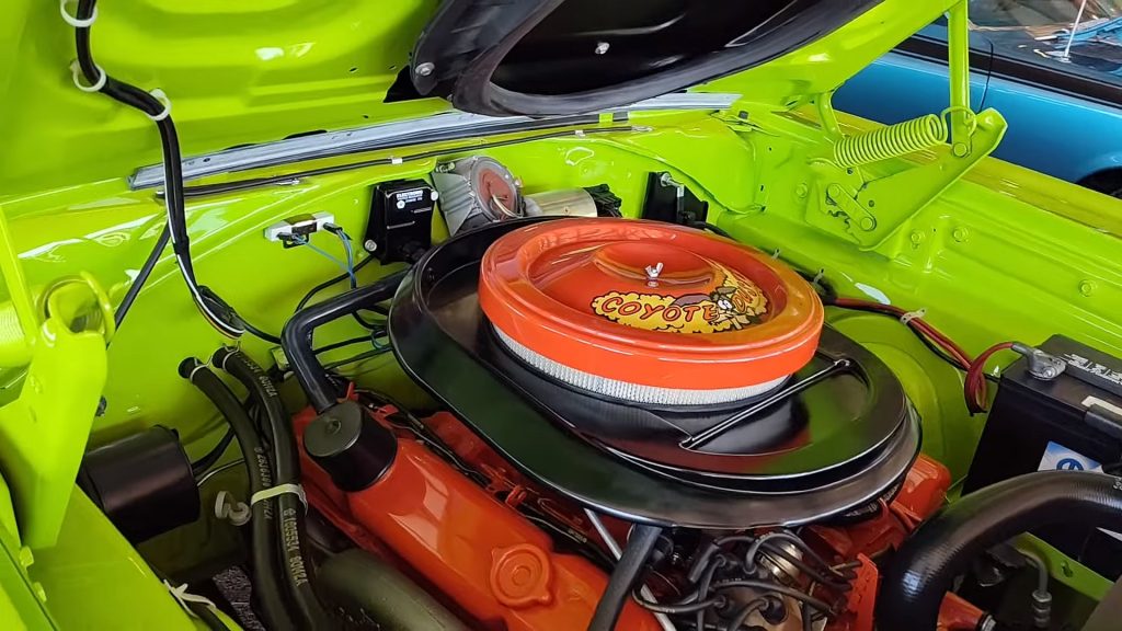 Ultimate Plymouth Road Runner: Limelight Edition 1970 - DAX Street