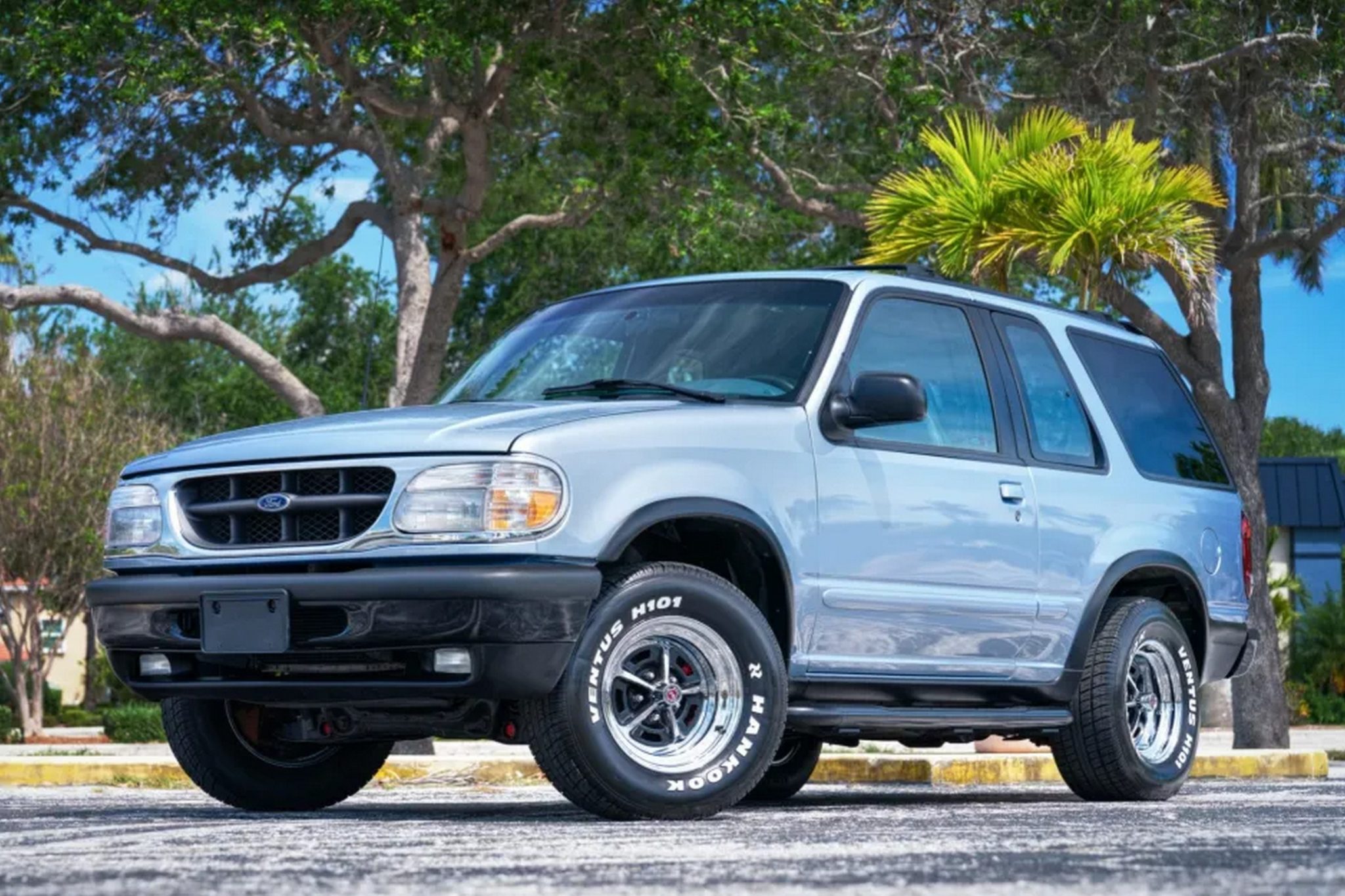Modified Ford Explorer: Vintage SUV with Modern Muscle - DAX Street