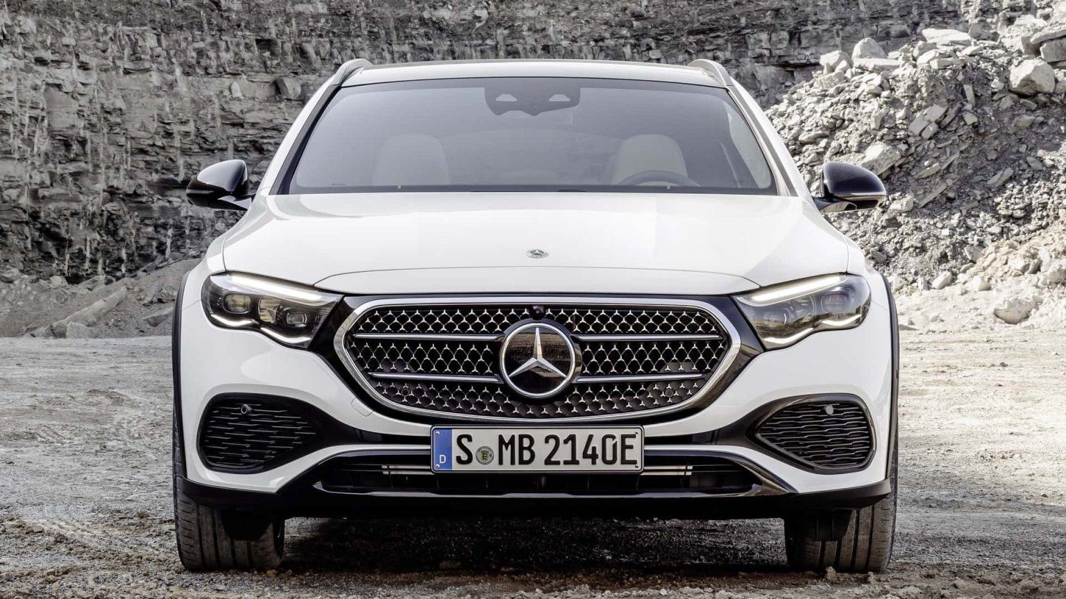 Mercedes-Benz E-Class All-Terrain 2024: Power, Luxury, and Versatility ...