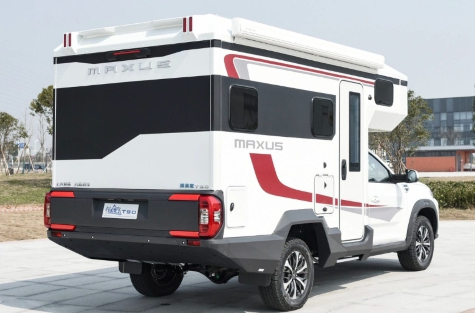 Revolutionize Off-Grid Travel with the Saic-Maxus Mt. Everest: Luxury ...