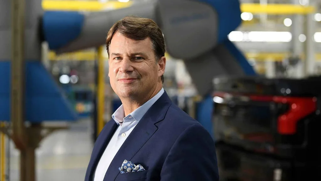 Ford's Hybrid Success vs. GM's Three-Year Strategy Gap - DAX Street