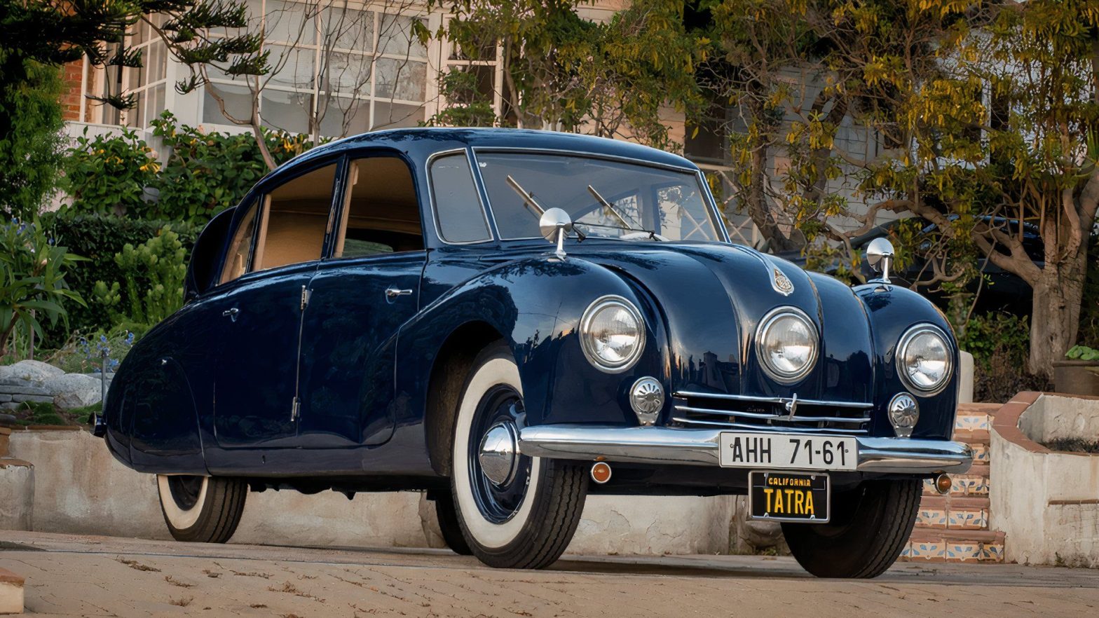 The Ultra-Rare Gem: The Radical SR8's Exclusive 2.7L V8 Engine - DAX Street