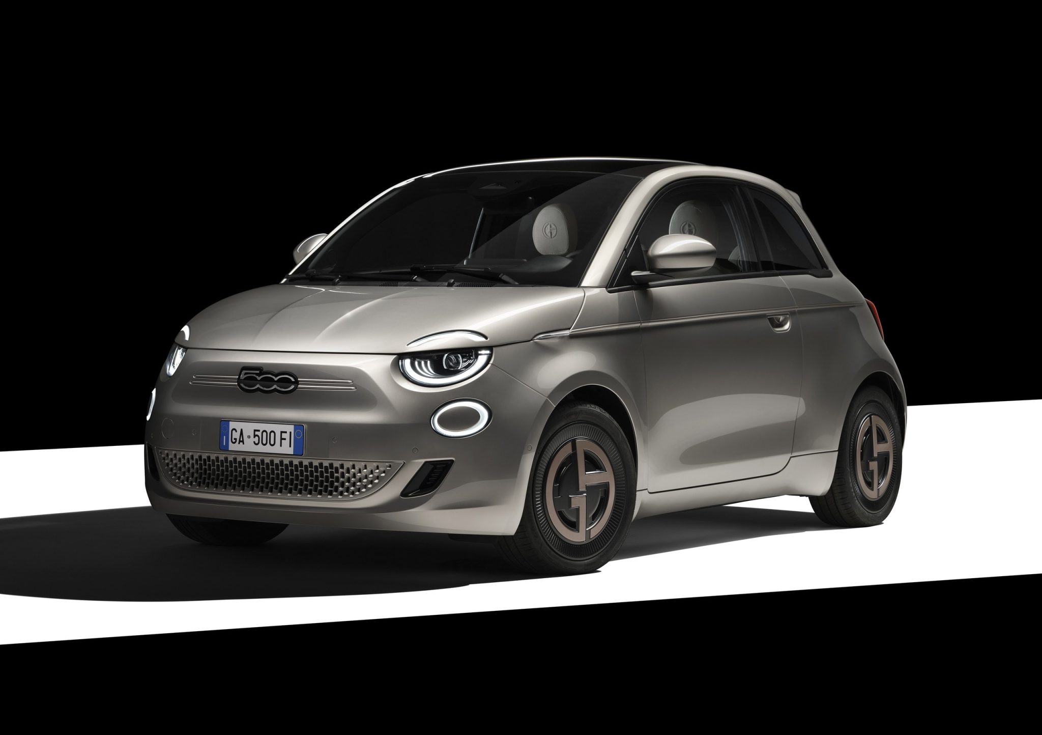 Fiat 500e Giorgio Armani: Where Haute Couture Meets Automotive Design ...
