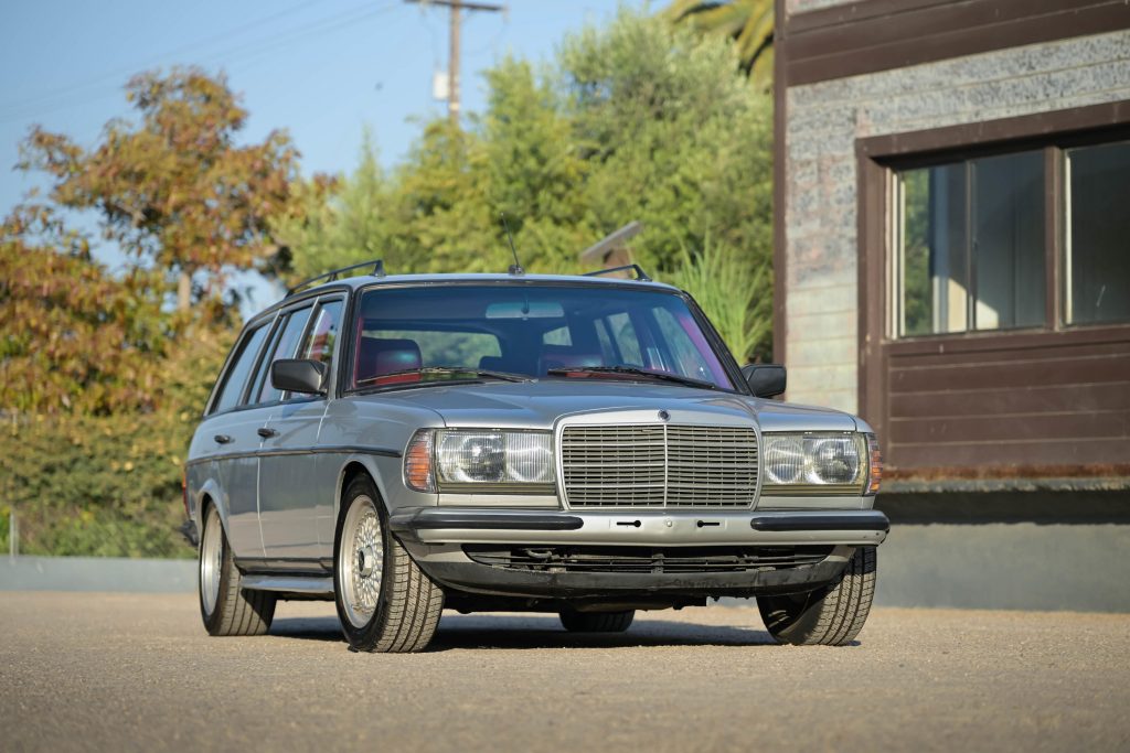 Mercedes-Benz 500 TE AMG: Classic Performance Wagon Revived - DAX Street
