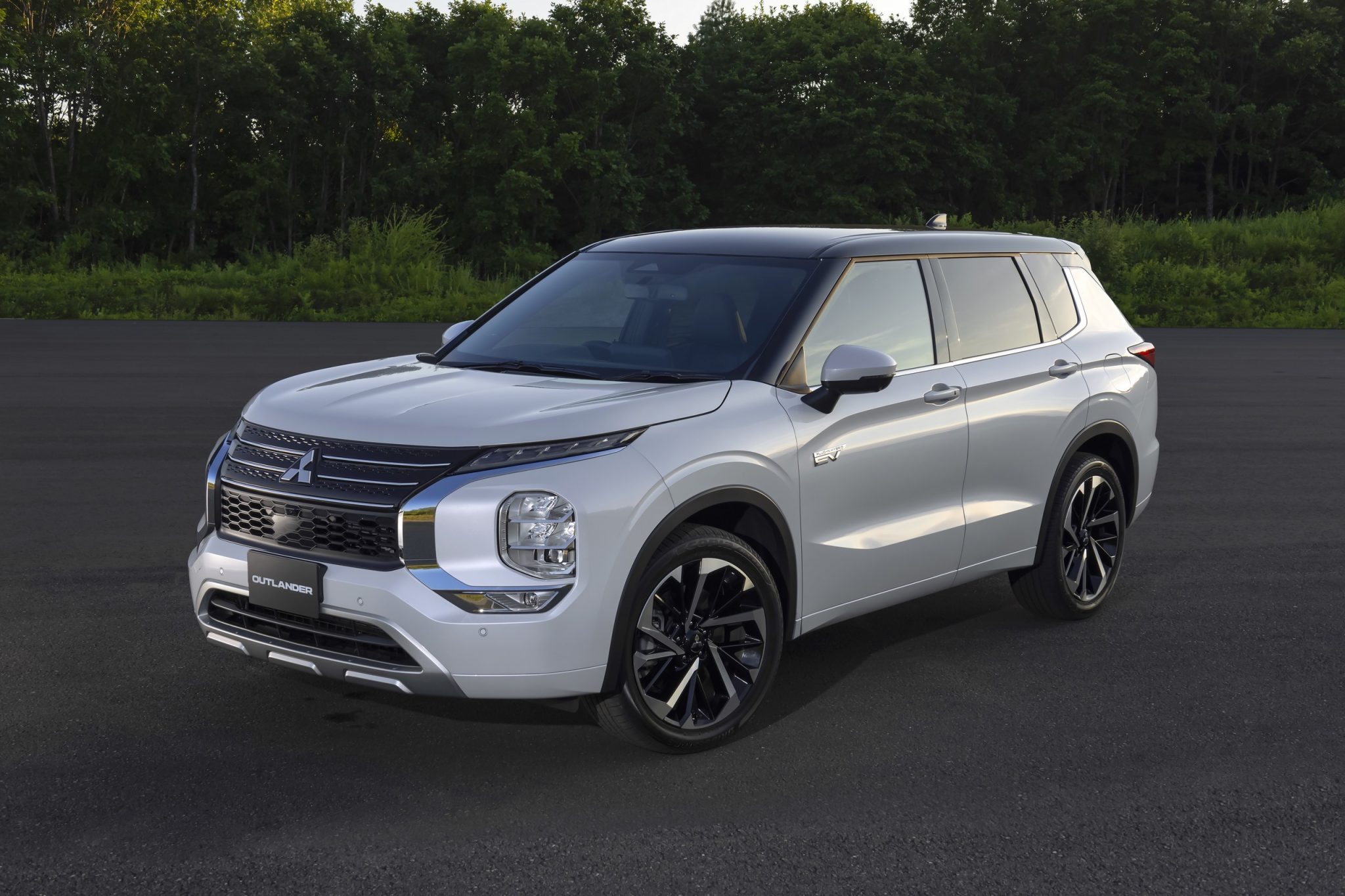 European 2024 Mitsubishi Outlander PHEV: Exclusive Plug-In Hybrid Model ...