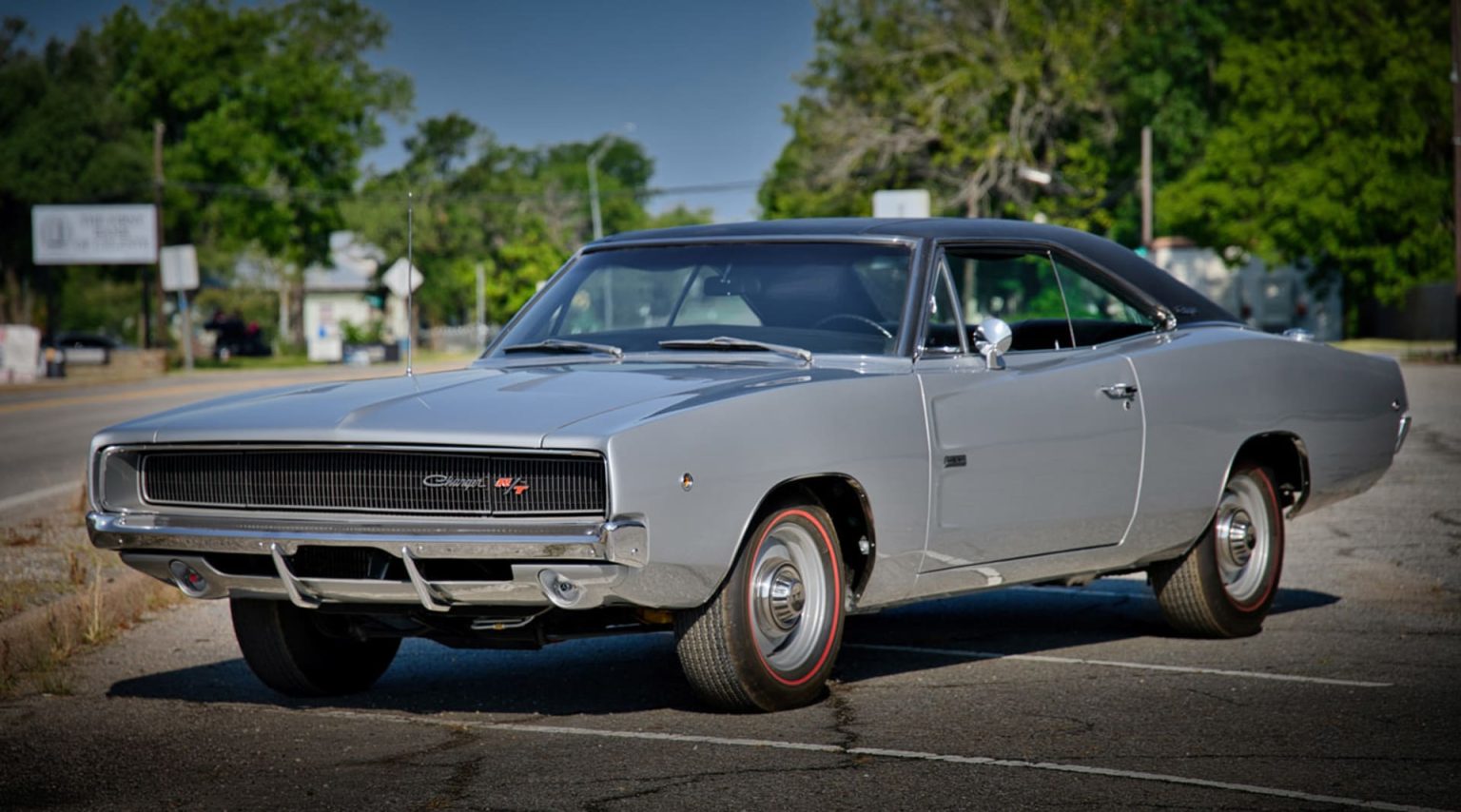 Revealing the Legendary 1968 Dodge Charger R/T HEMI: A Meticulously ...