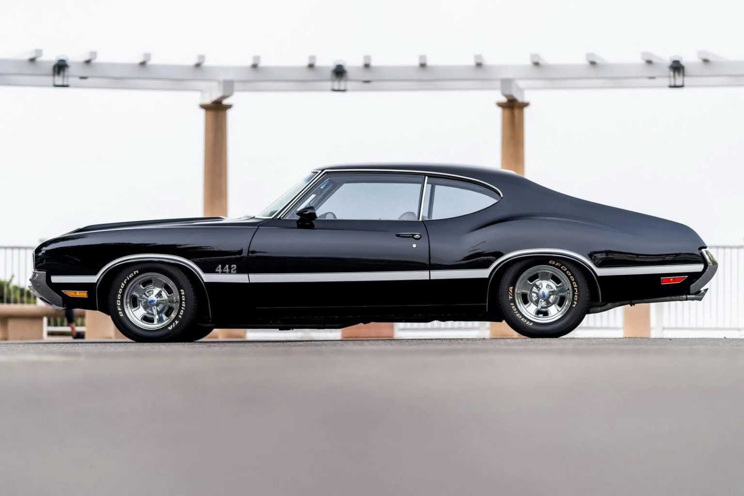 The 1970 Oldsmobile 442: A Meticulously Restored Muscle Car That Blends ...