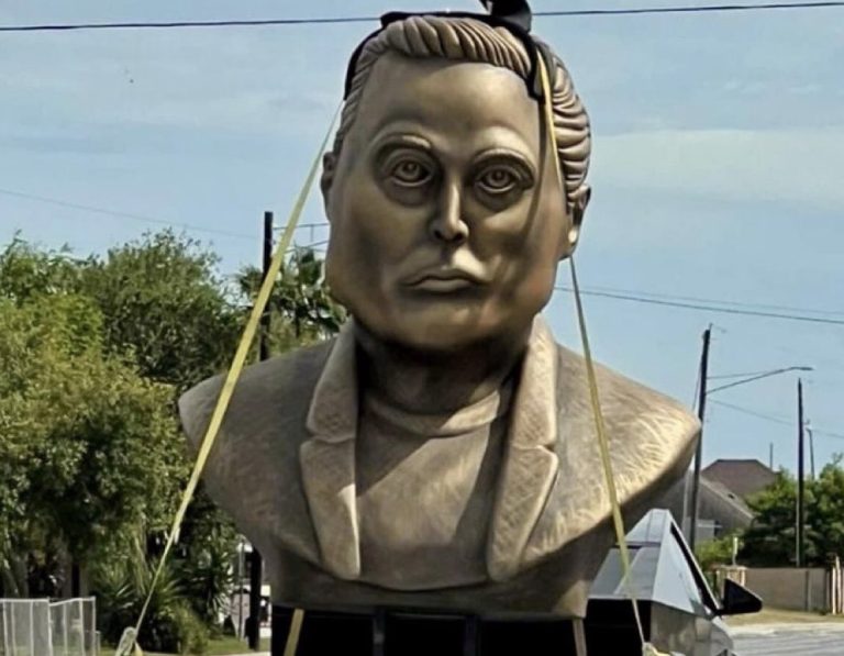 The Mysterious Tesla Cybertruck Towing an Elon Musk Statue in Texas ...