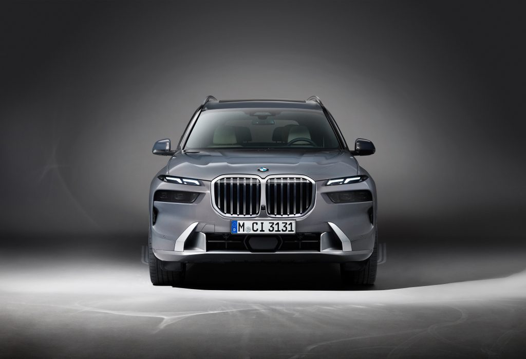 The BMW X7: A Luxury SUV That Combines Spacious Interiors, Advanced ...