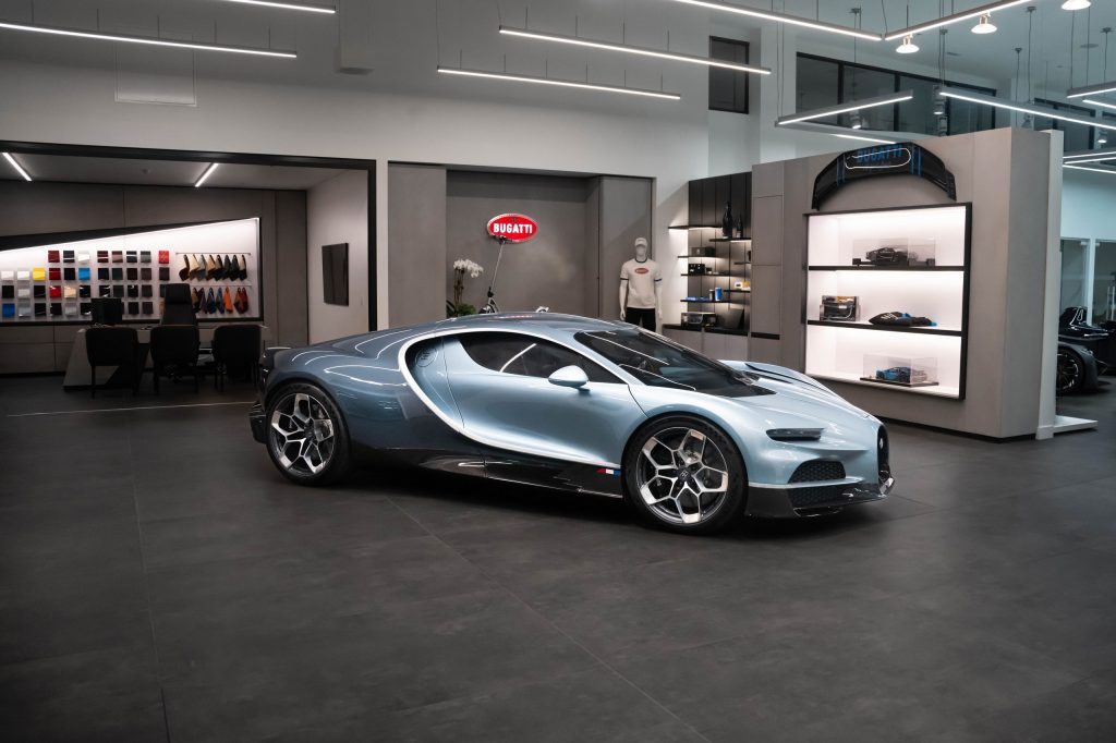 Bugatti Tourbillon Debuts in California with 1,775HP V16 and Hybrid ...
