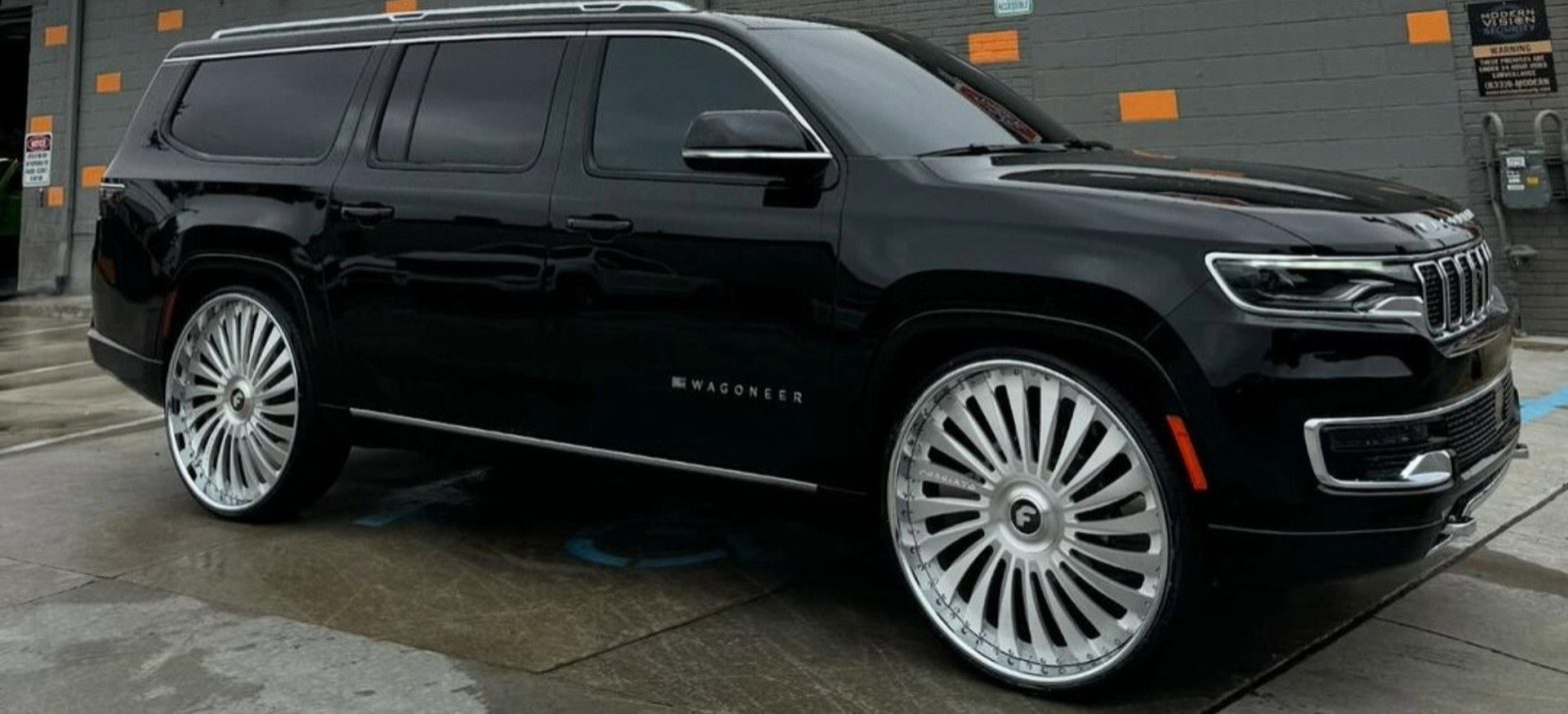 Jeep Wagoneer on 30-Inch Forgiato Wheels: A Bold and Impractical ...