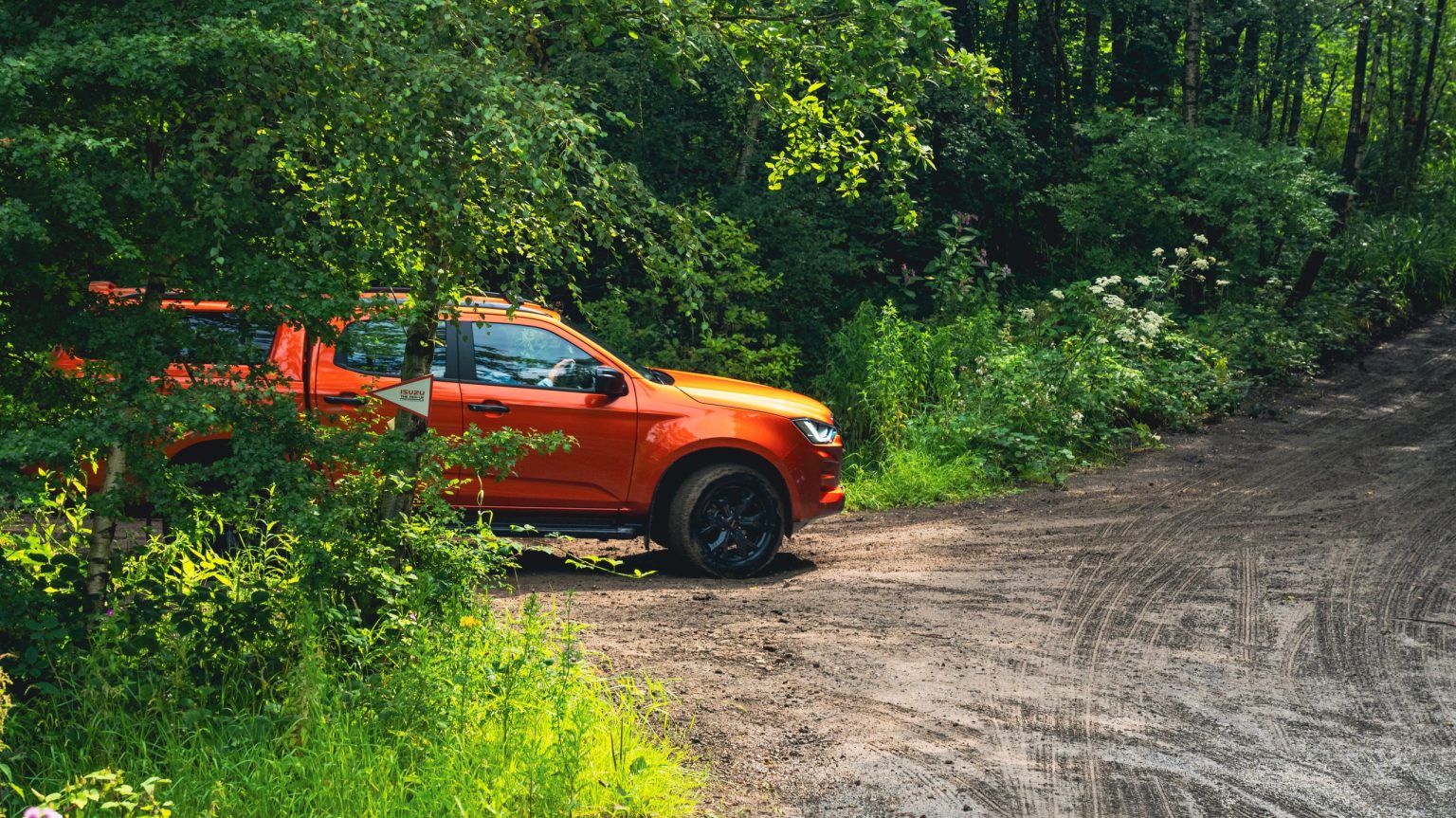 Isuzu D-Max V-Cross: Unleashing the Off-Road Potential of a Rugged Yet ...
