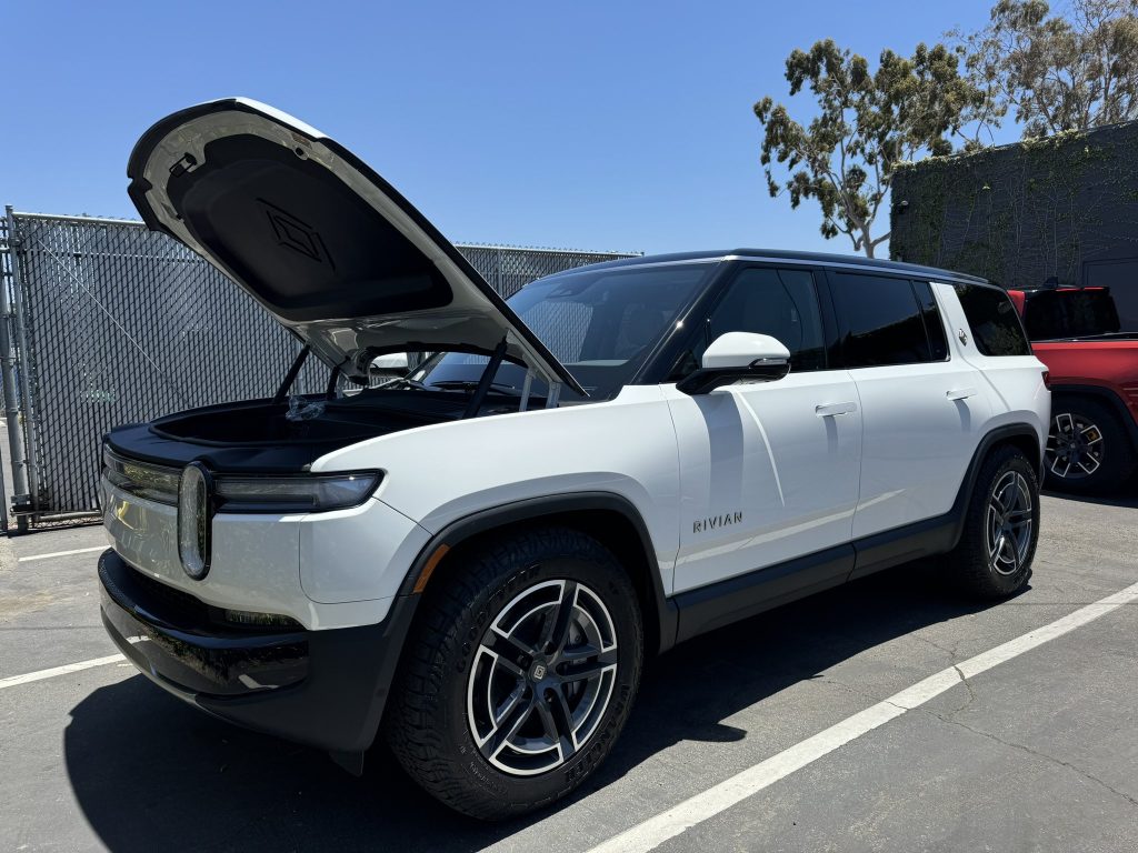 Rivian R1S Owners Face Quality Control Nightmares: Software ...